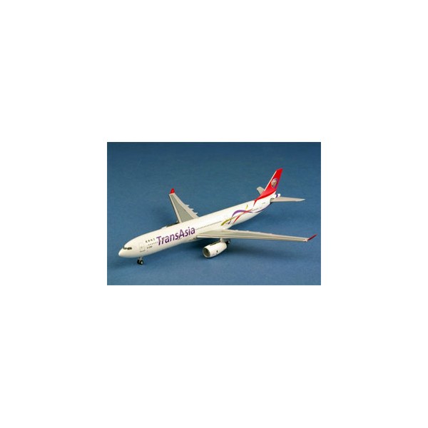 Miniature Airbus A330-300 B-22102 TransAsia - francis miniatures