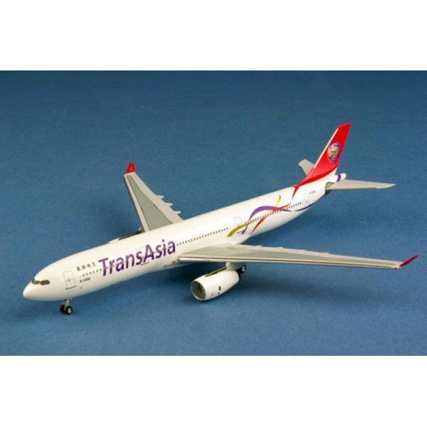 Miniature Airbus A330-300 B-22101 TransAsia - francis miniatures